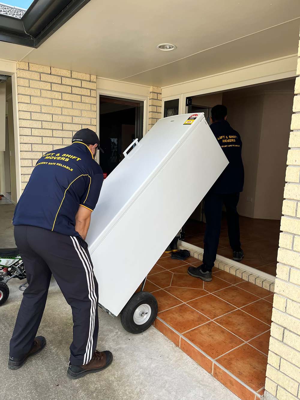 Moving Company in Tauranga, NZ | Furniture Movers in Tauranga | Lift & Shift Movers